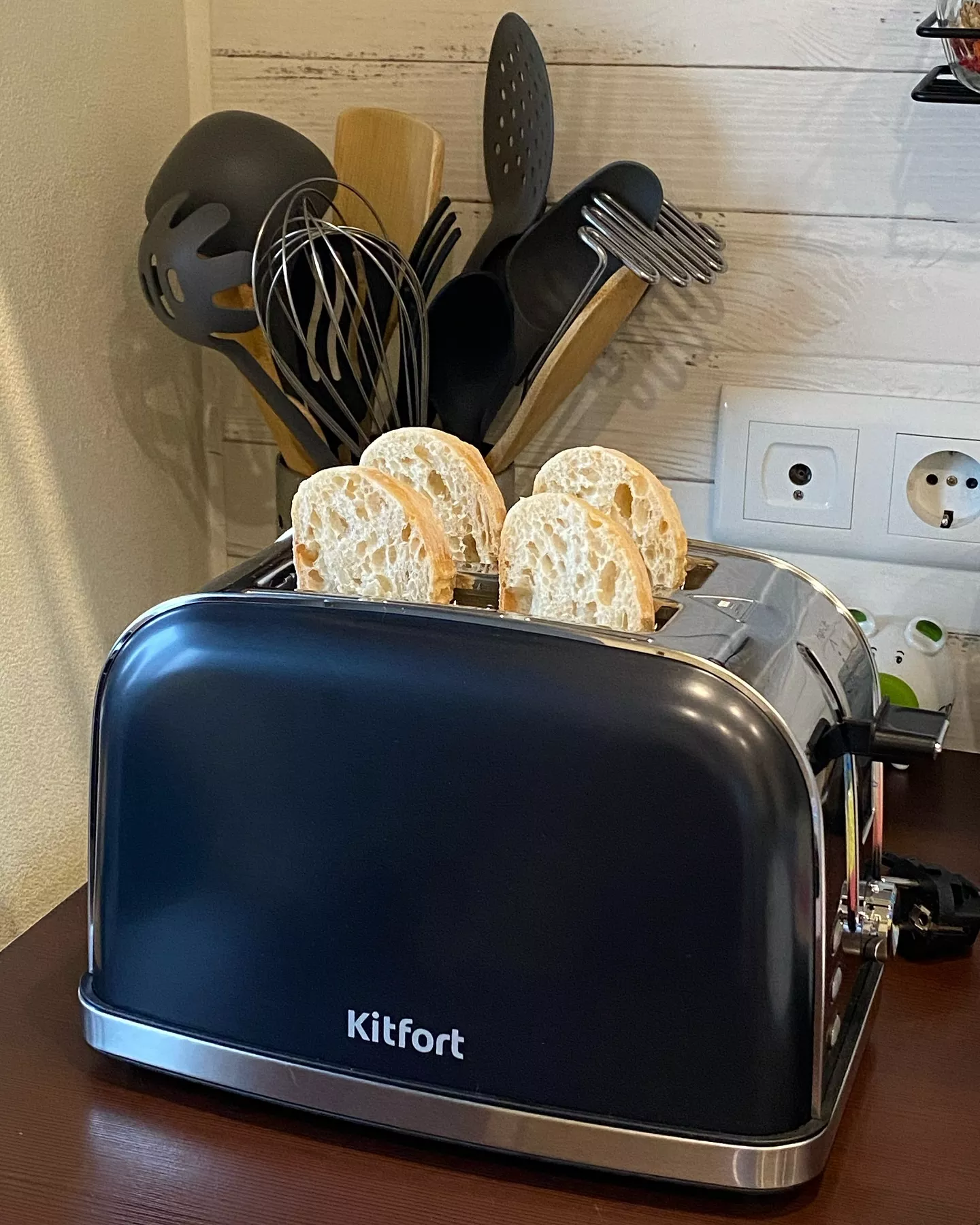 Тостер серебристый Kitfort KT-2036-6, купить по цене 3 990 ₽: отзывы ...